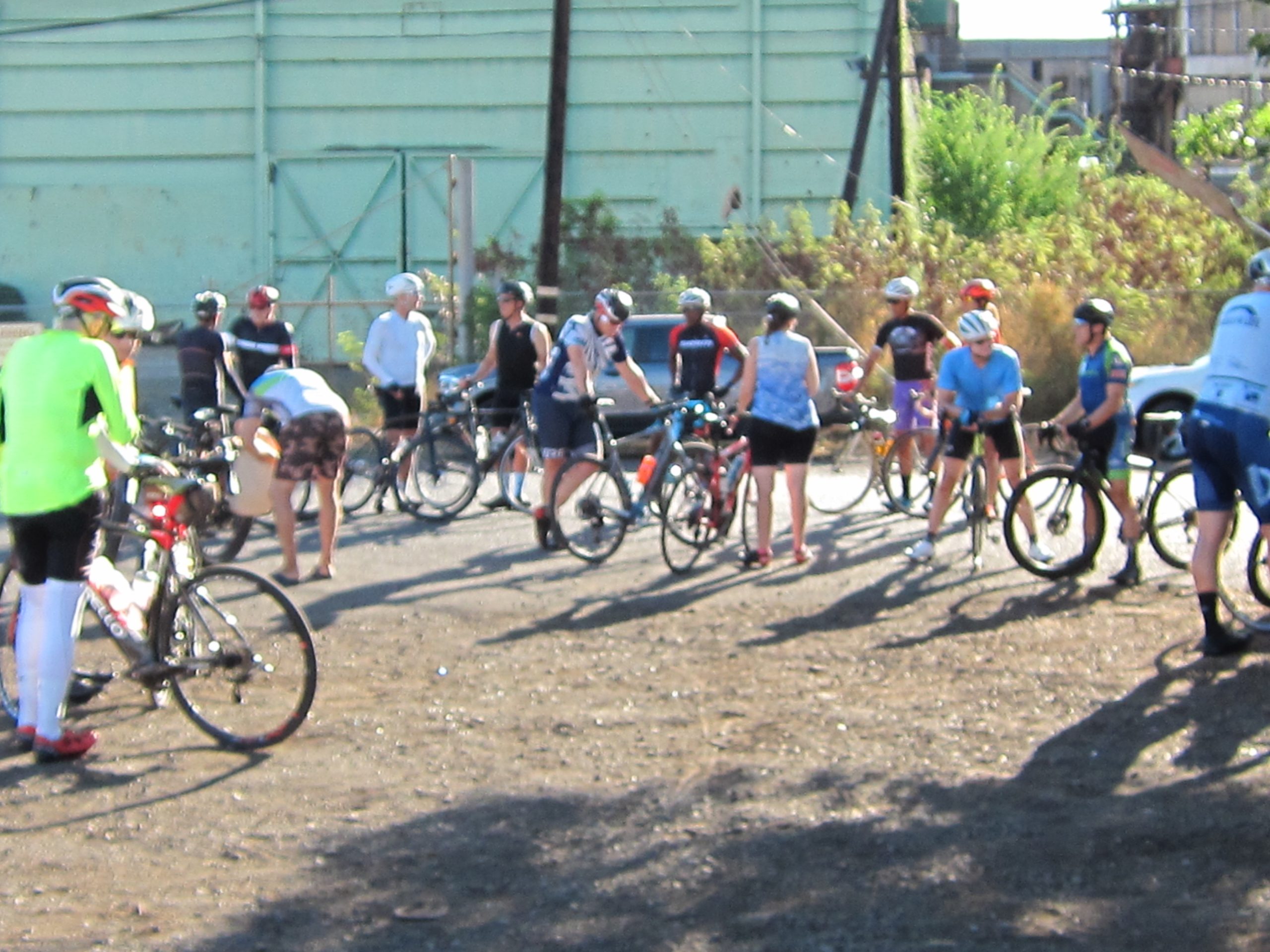 Over 100 resident Maui Island cyclists turn out to honor fellow fallen ...